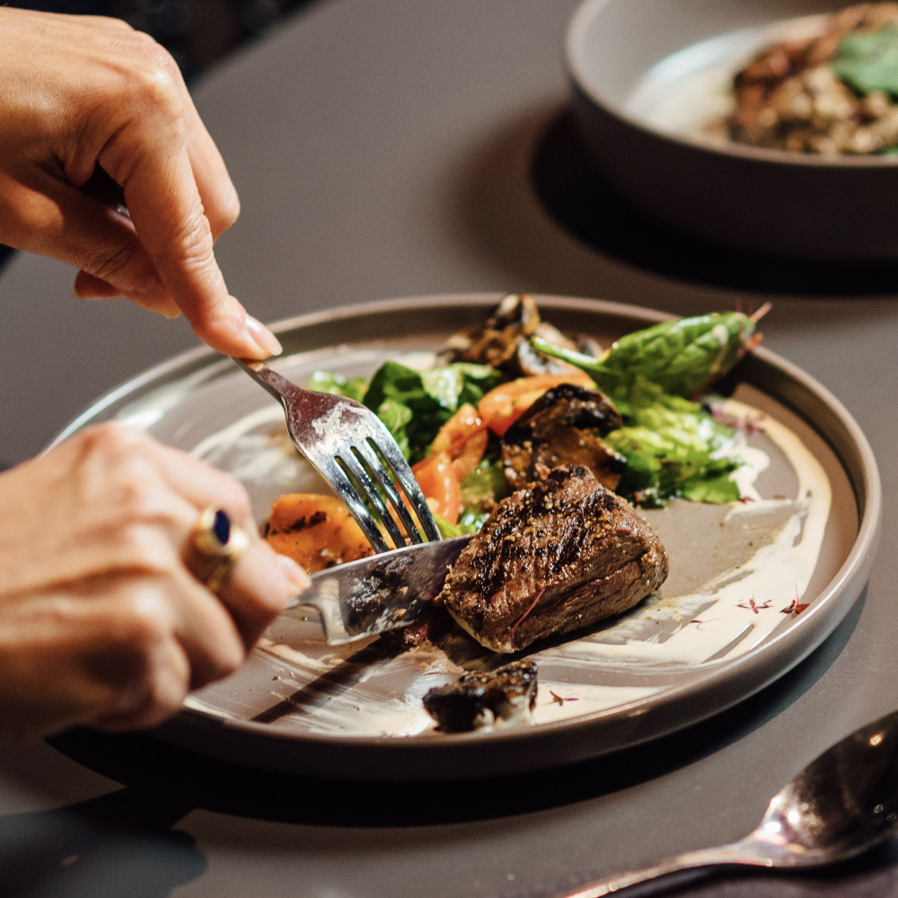 Enjoy Travel and Dining Rewards with Emirates NBD Mastercard