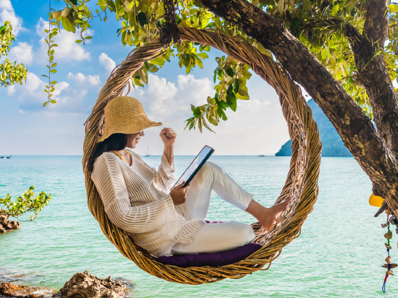 Earn Skywards Miles with Exclusive Newsletter Offers | Emirates NBD